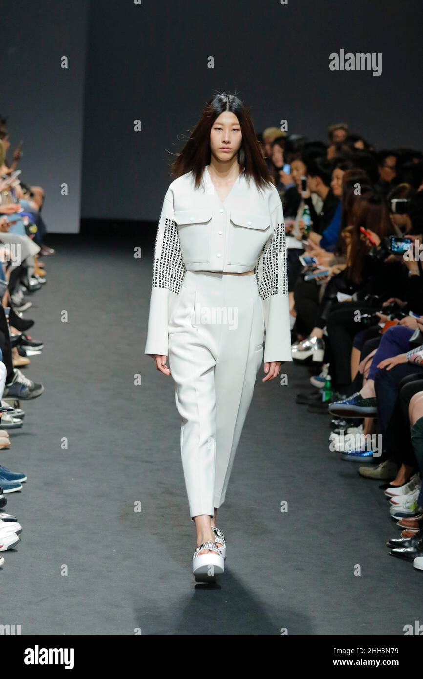 Model cat walk on the runway during an Seoul Fashion Week KAAL E.SUKTAE ...