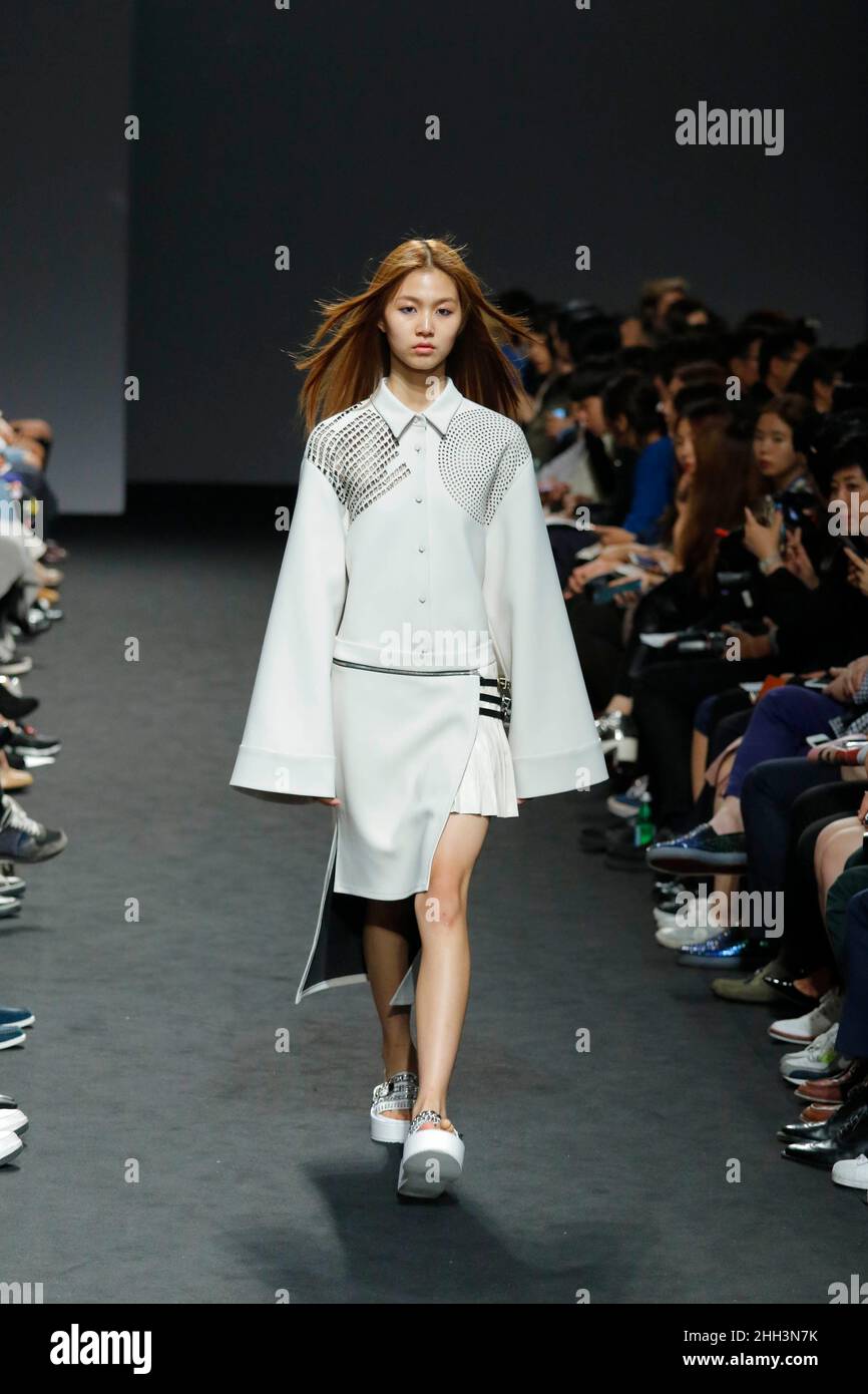 Model cat walk on the runway during an Seoul Fashion Week KAAL E.SUKTAE ...