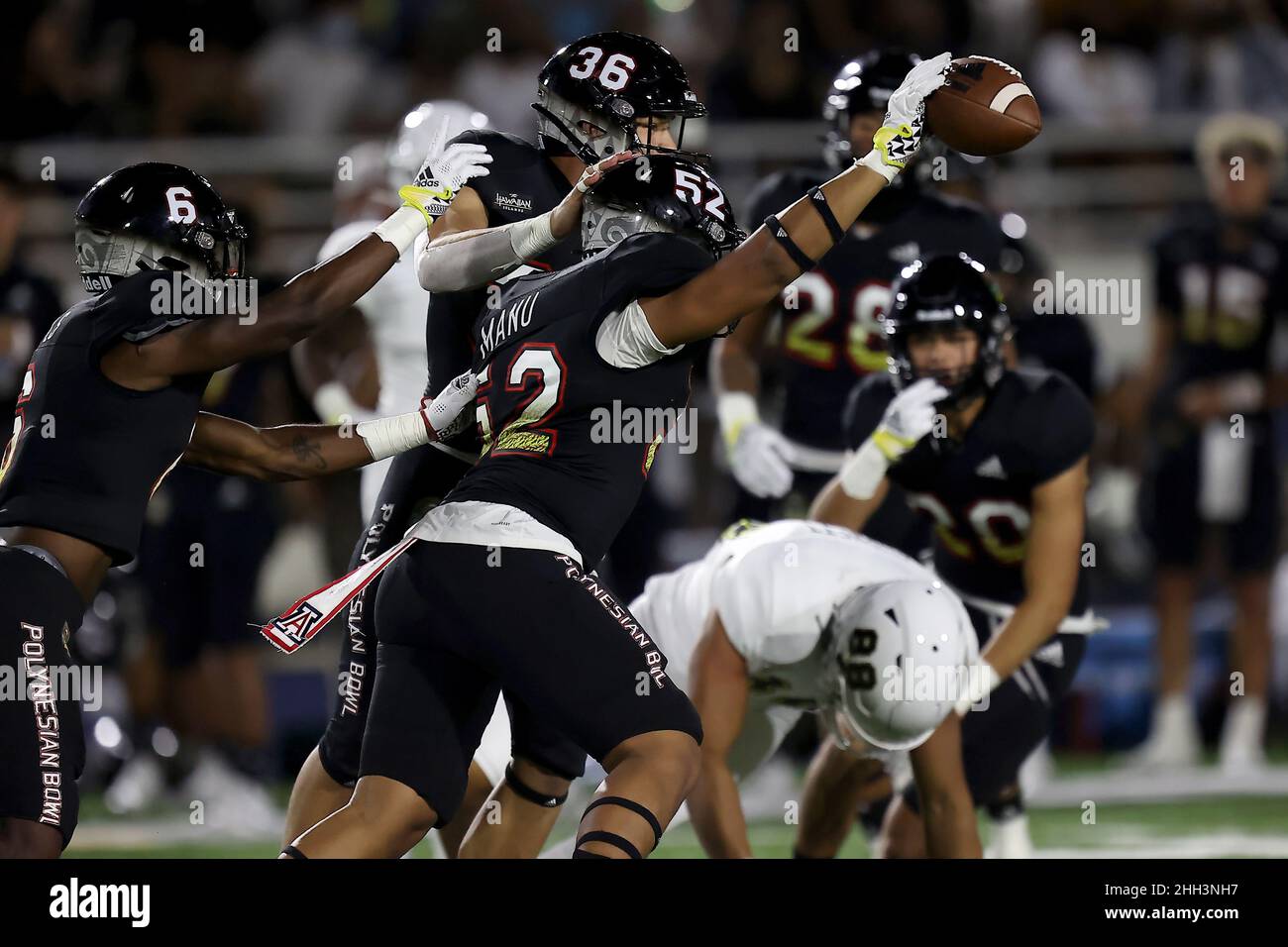 January 22, 2022 - Team Mauka linebacker Jacob Manu #52 (Servite HS ...