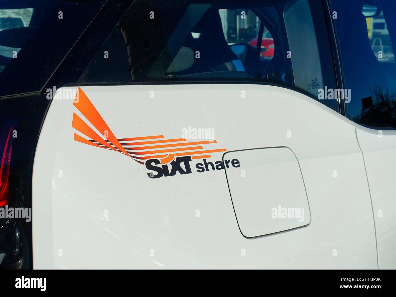 Sixt share logo hi-res stock photography and images - Alamy