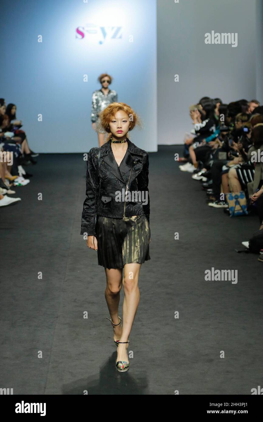Model cat walk on the runway during an Seoul Fashion Week S/S Song Yu ...