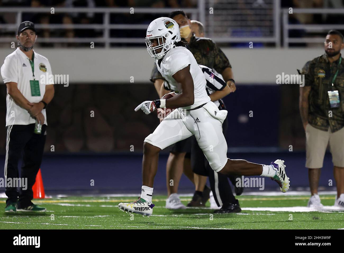 January 22, 2022 - Team Makai linebacker Jaishawn Barham #2 (St ...