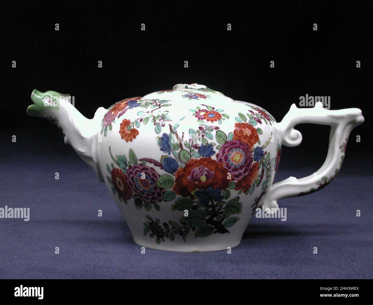 Teapot ca. 1750–55 Imperial Porcelain Manufactory The gift of the Hans ...