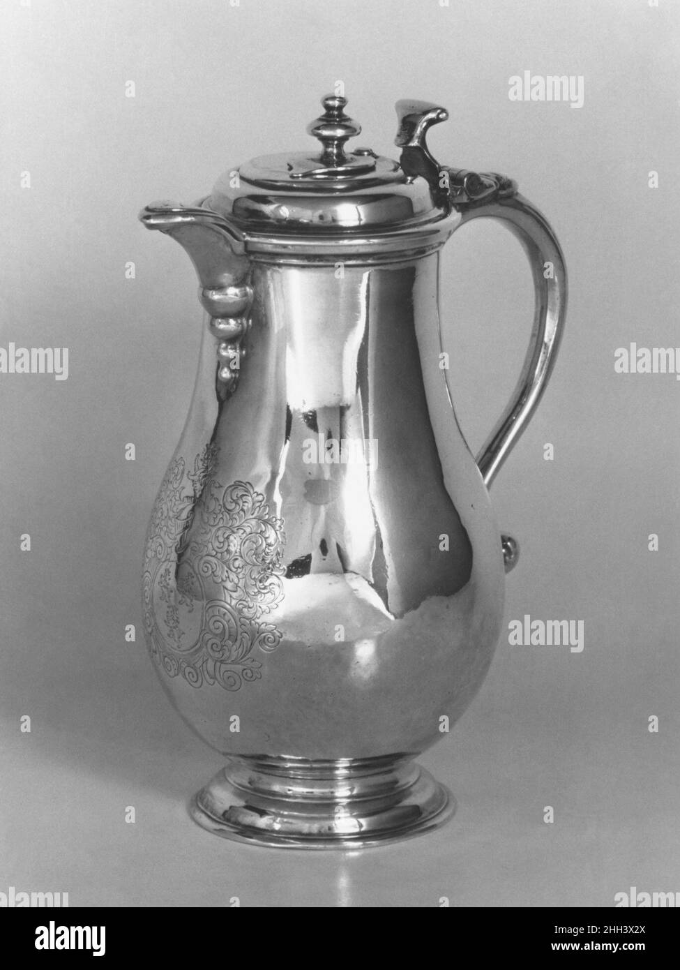 King pot Black and White Stock Photos & Images - Alamy