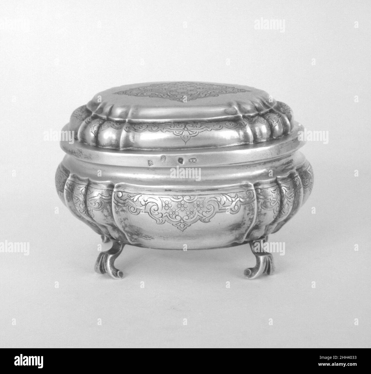Sugar box with cover 1730 Tobias Remshardt. Sugar box with cover 206206 ...