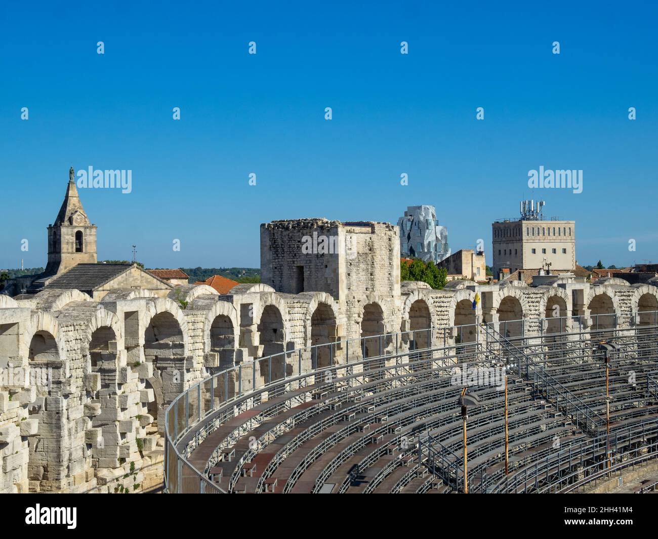 Amphithéâtre d'arles hi-res stock photography and images - Alamy