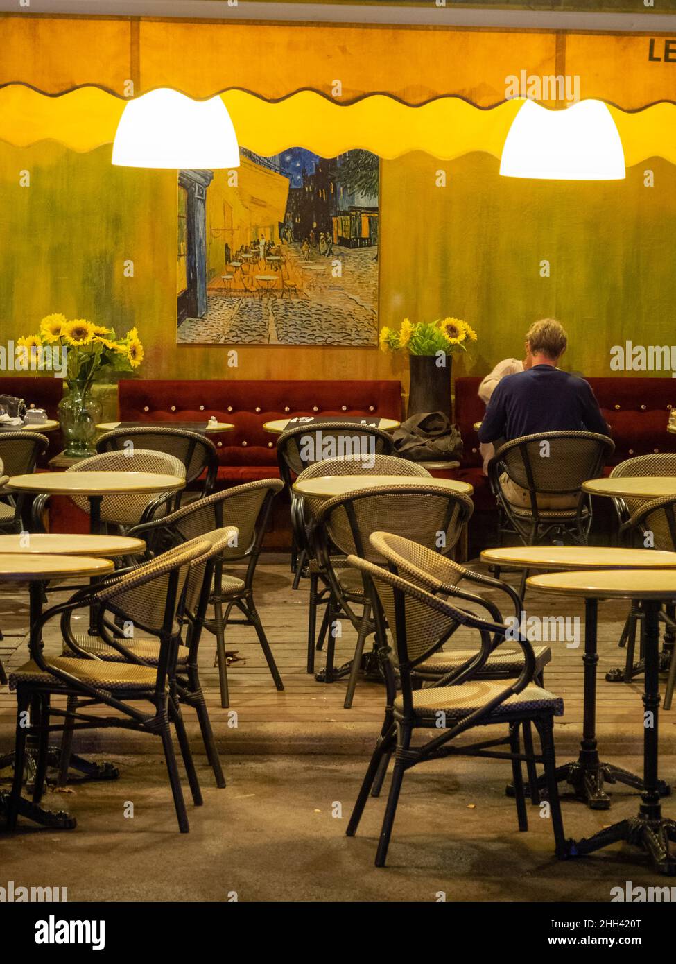 Le Café Van Gogh, Arles Stock Photo - Alamy