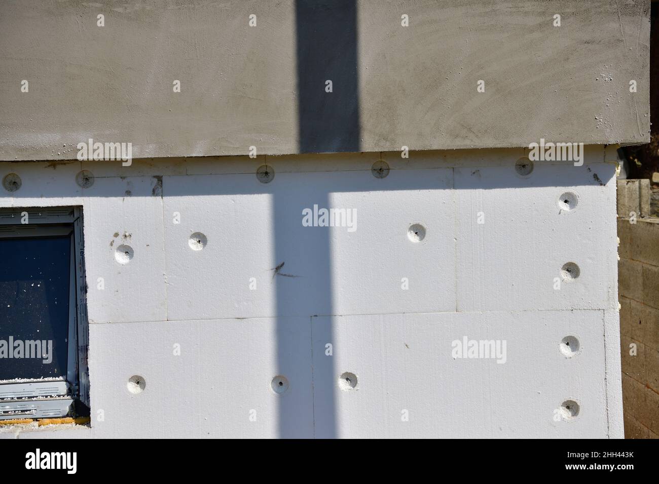 Thermal insulation of the wall with polystyrene Stock Photo - Alamy