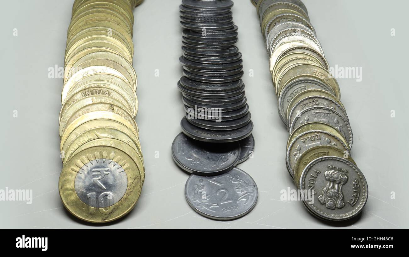 Indian ten rupees coins hi-res stock photography and images - Alamy