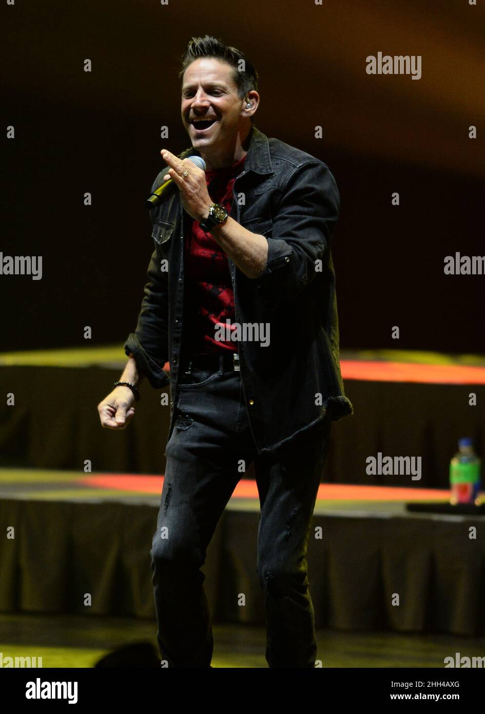 98 degrees jeff timmons hi-res stock photography and images - Alamy