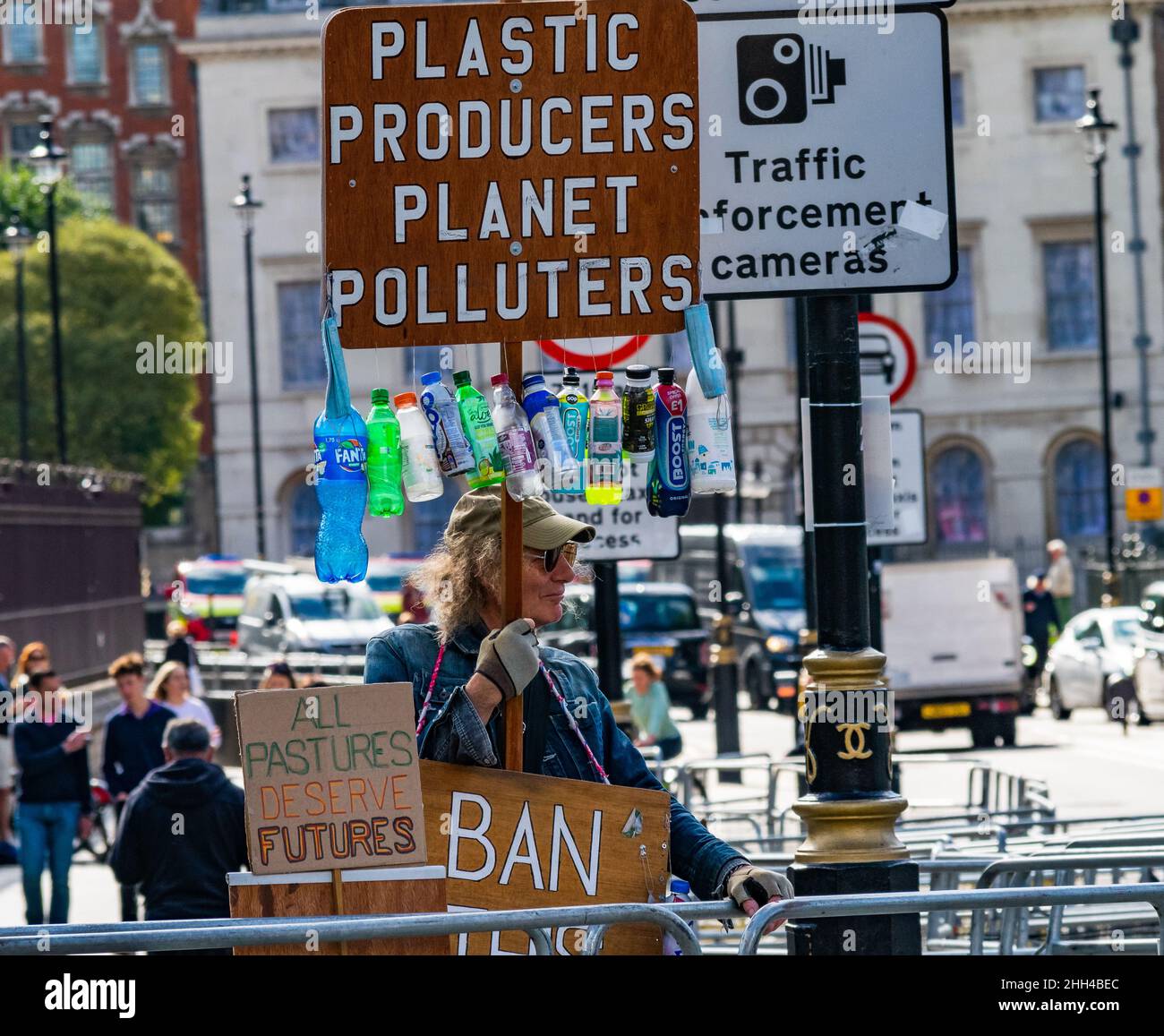 Plastic pollution protester hi-res stock photography and images - Alamy