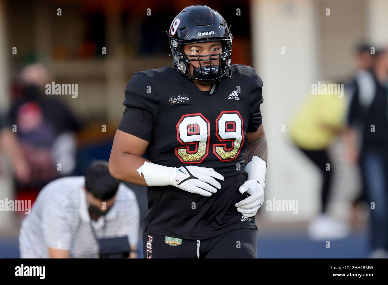 January 22, 2022 - Team Mauka defensive lineman Ben Roberts #99 (East ...