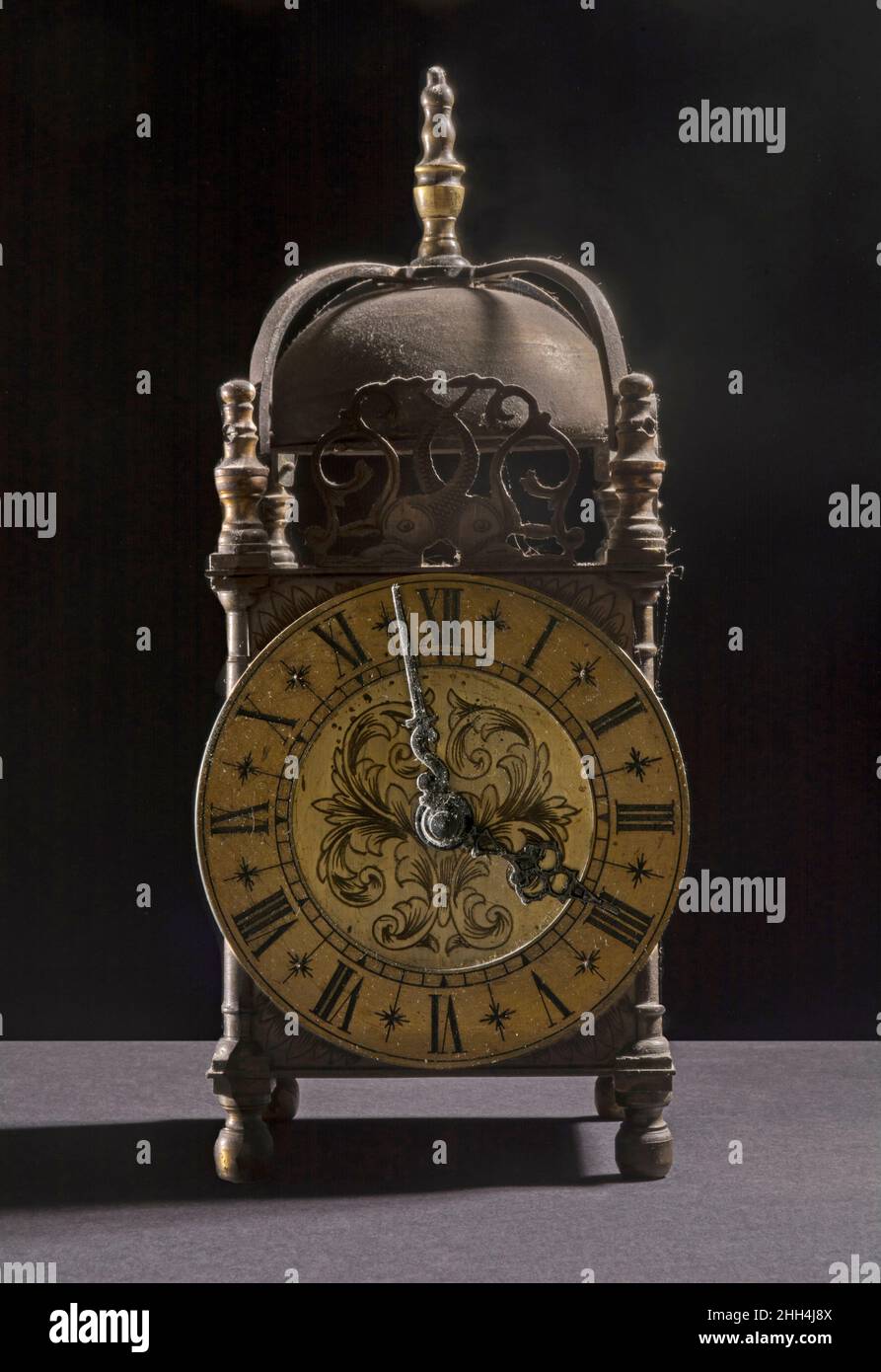 Dust clock hi-res stock photography and images - Alamy