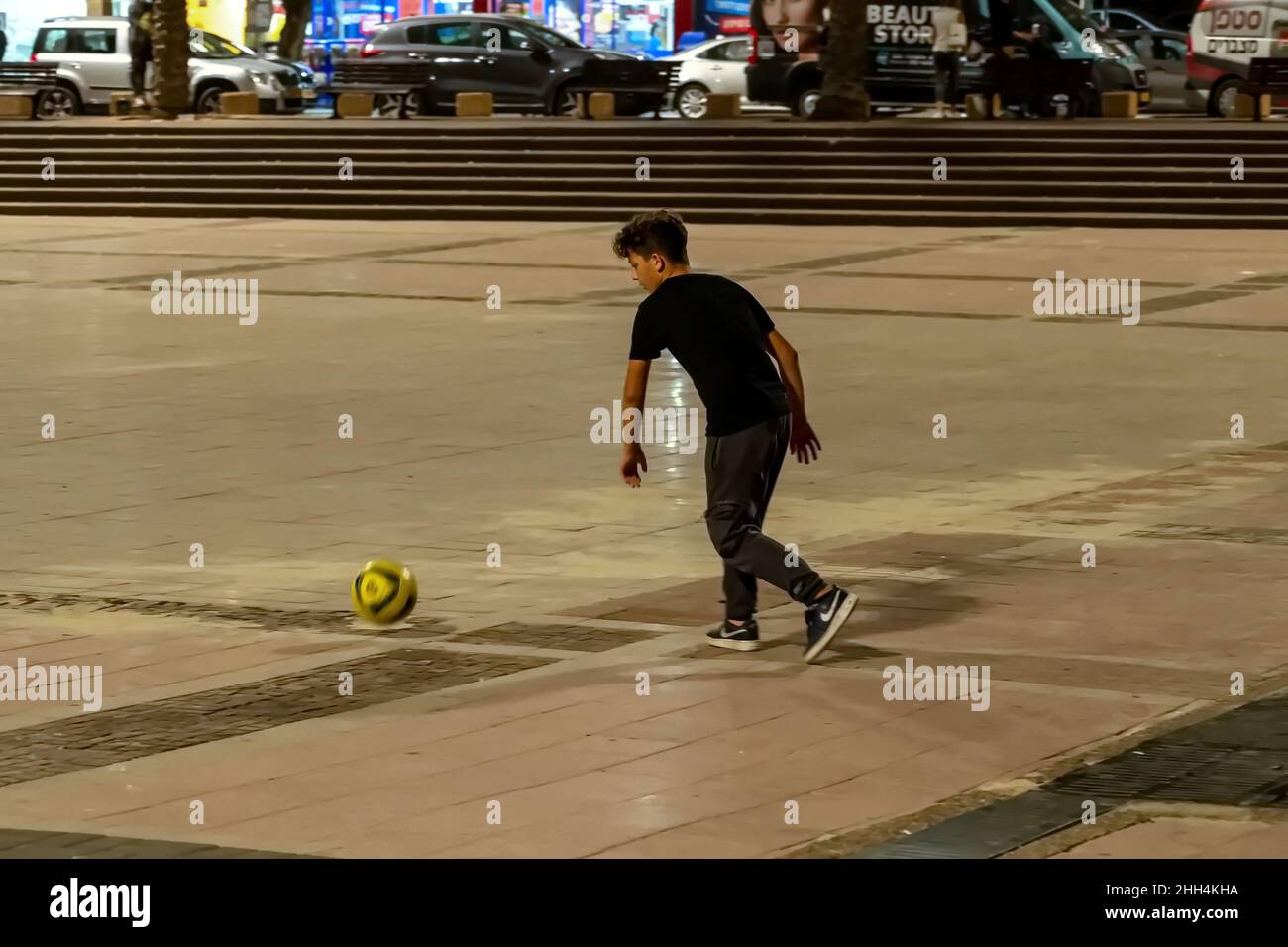 ISRAEL, NETANIA, NOVEMBER 23, 2022 - Central city square - Kikar Ha ...