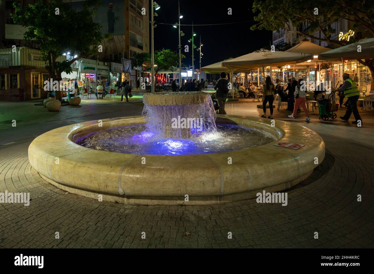 ISRAEL, NETANIA, NOVEMBER 23, 2022 - Central city square - Kikar Ha ...
