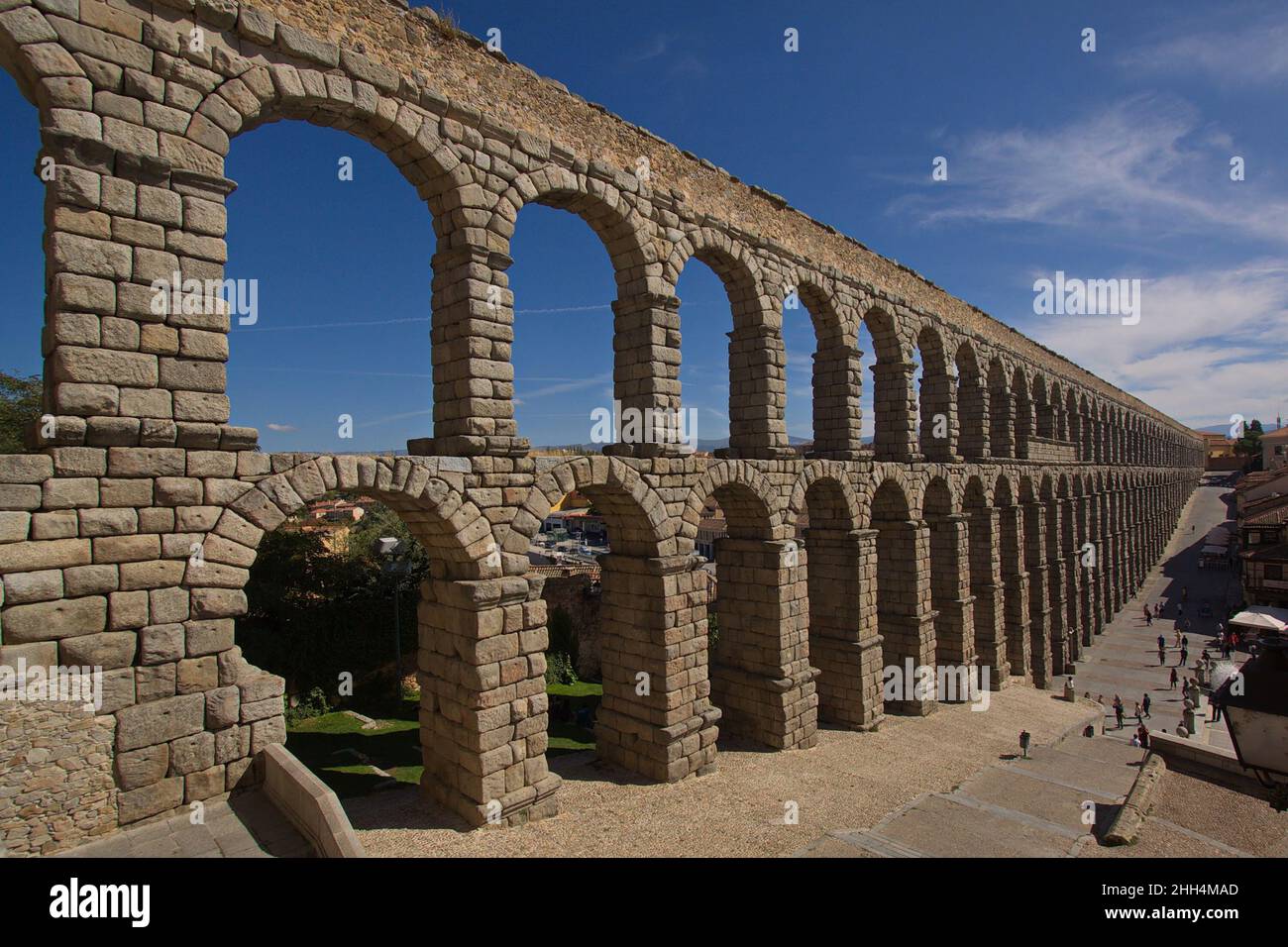 Water aqueduct infrastructure roman hi-res stock photography and images ...