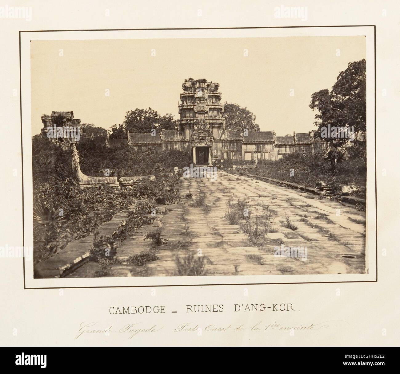 Grande Pagode Porte Ouest de la 1ère enceinte 1866 Emile Gsell French ...
