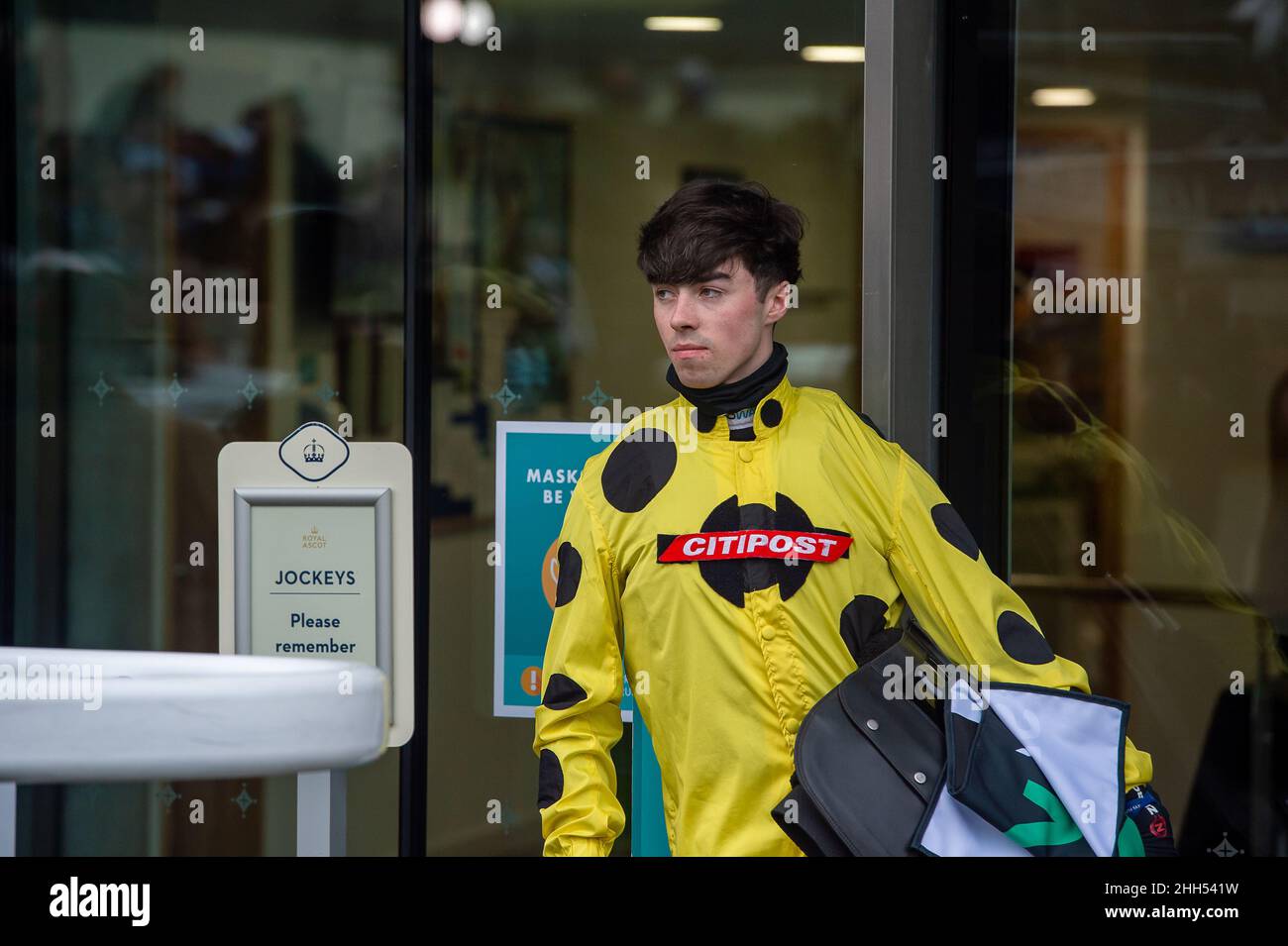 Kevin brogan jockey hi-res stock photography and images - Alamy
