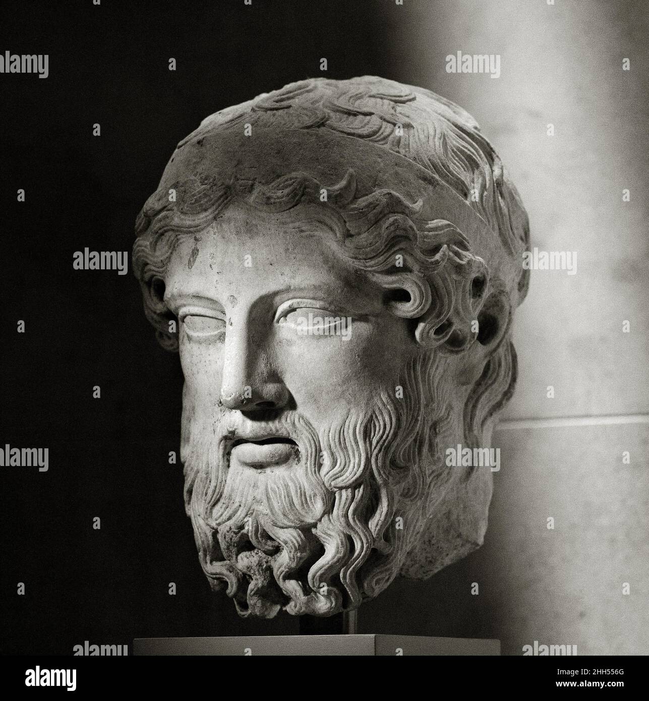 Famous Zeus Sculpture