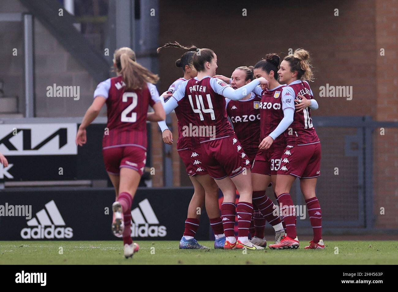 Aston villa women celebrate hi-res stock photography and images - Alamy