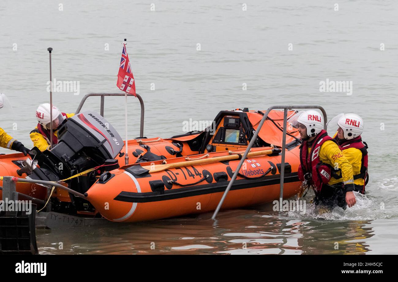 Rnli coastguard dinghy hi-res stock photography and images - Alamy