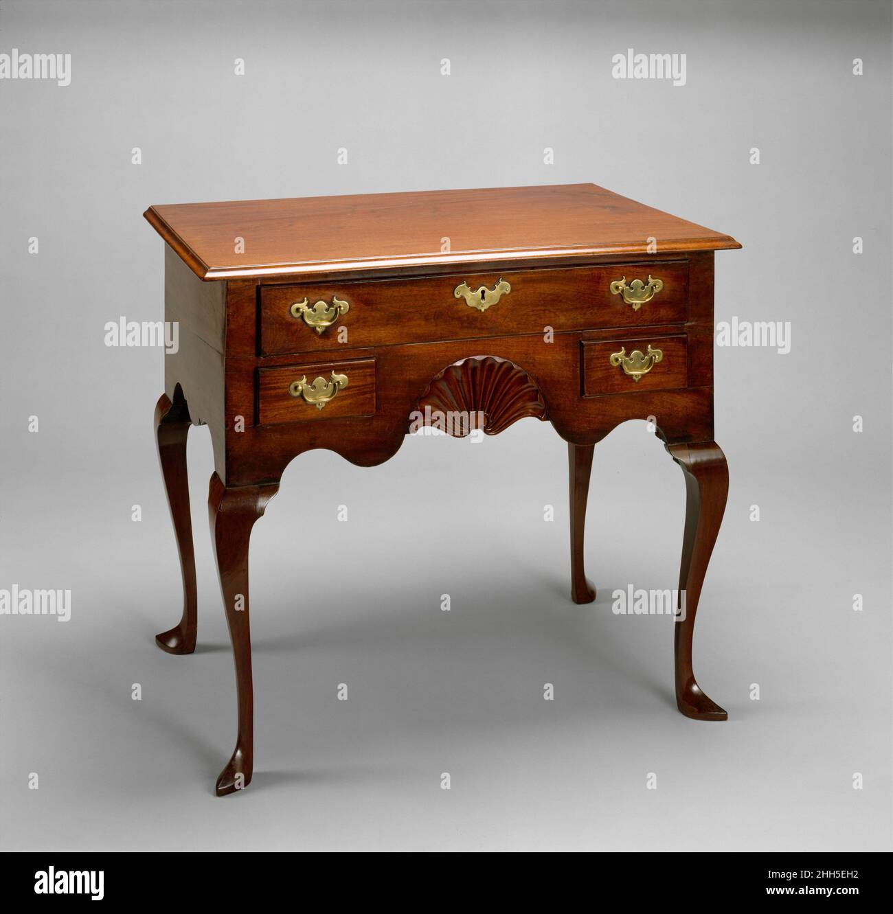 Dressing Table 1740–50 American A classic example of the Queen Anne ...