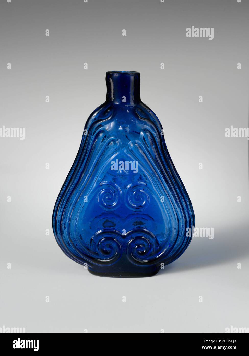 Scroll flask hi-res stock photography and images - Alamy