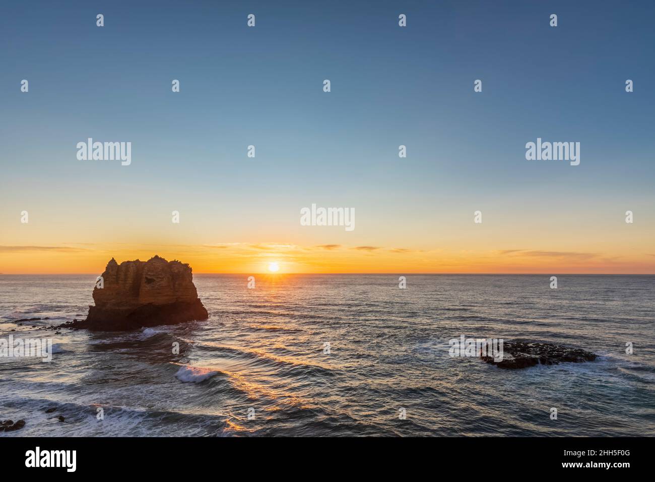 Eagle Rock seen from Split Point Lookout at sunrise Stock Photo - Alamy
