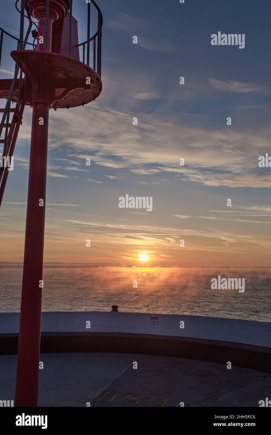 Looe Beach and Banjo pier at Sunrise Cornish coast Cornwall Stock Photo ...