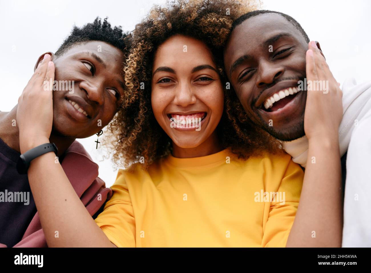 Woman smiling happy friends hi-res stock photography and images - Alamy