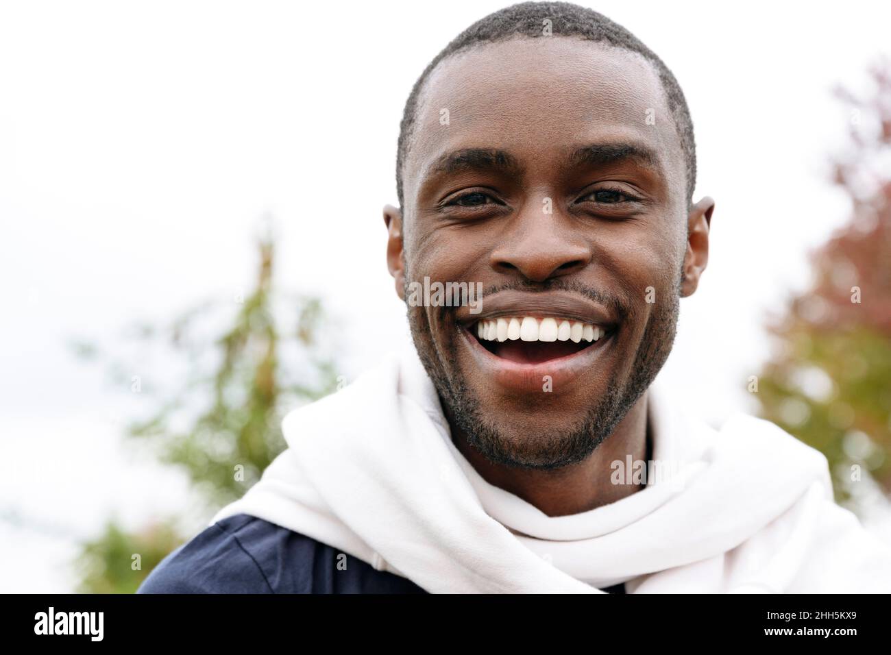 Man laughing hi-res stock photography and images - Alamy