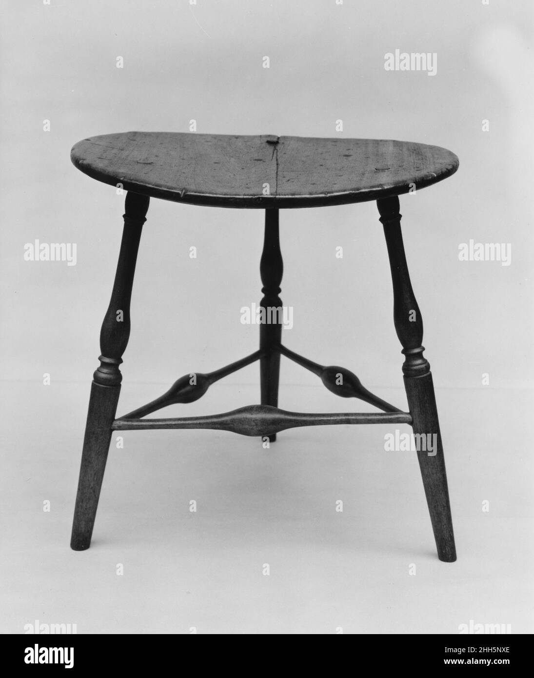 Furniture table windsor hi-res stock photography and images - Alamy