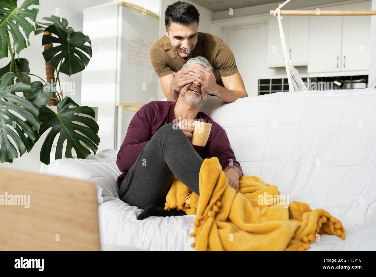 Husbands hi-res stock photography and images - Alamy