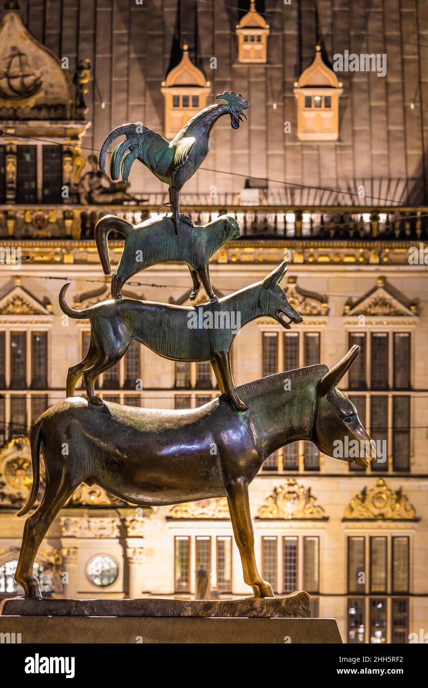 Town musicians bremen sculpture night hi-res stock photography and ...