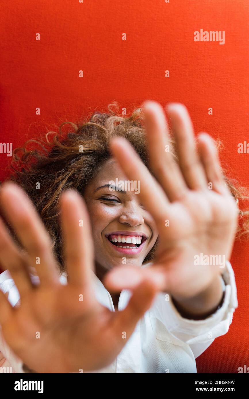 Gesture vertical hi-res stock photography and images - Alamy