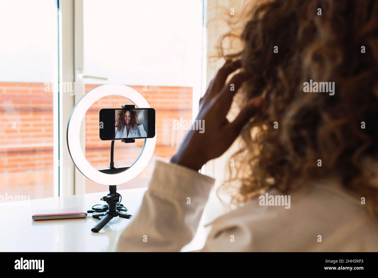 Light streaming through window hi-res stock photography and images - Alamy