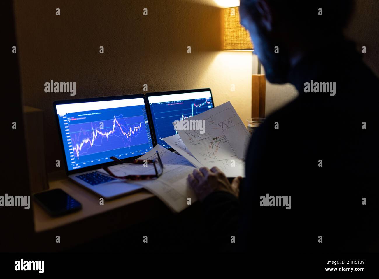 Stock market office interior hi-res stock photography and images - Alamy