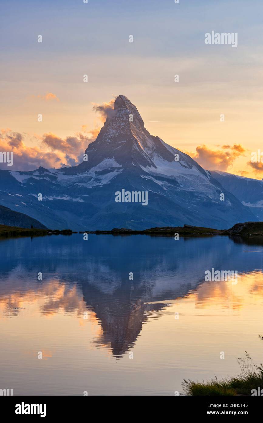 Matterhorn mountain reflection on Stellisee lake at sunset, Zermatt ... Matterhorn mountain reflection on Stellisee lake at sunset, Zermatt ...