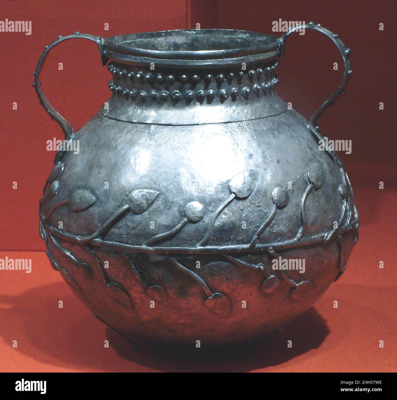 Vase with vine, leaves and berries on the body 30 B.C.–A.D. 30 or later ...