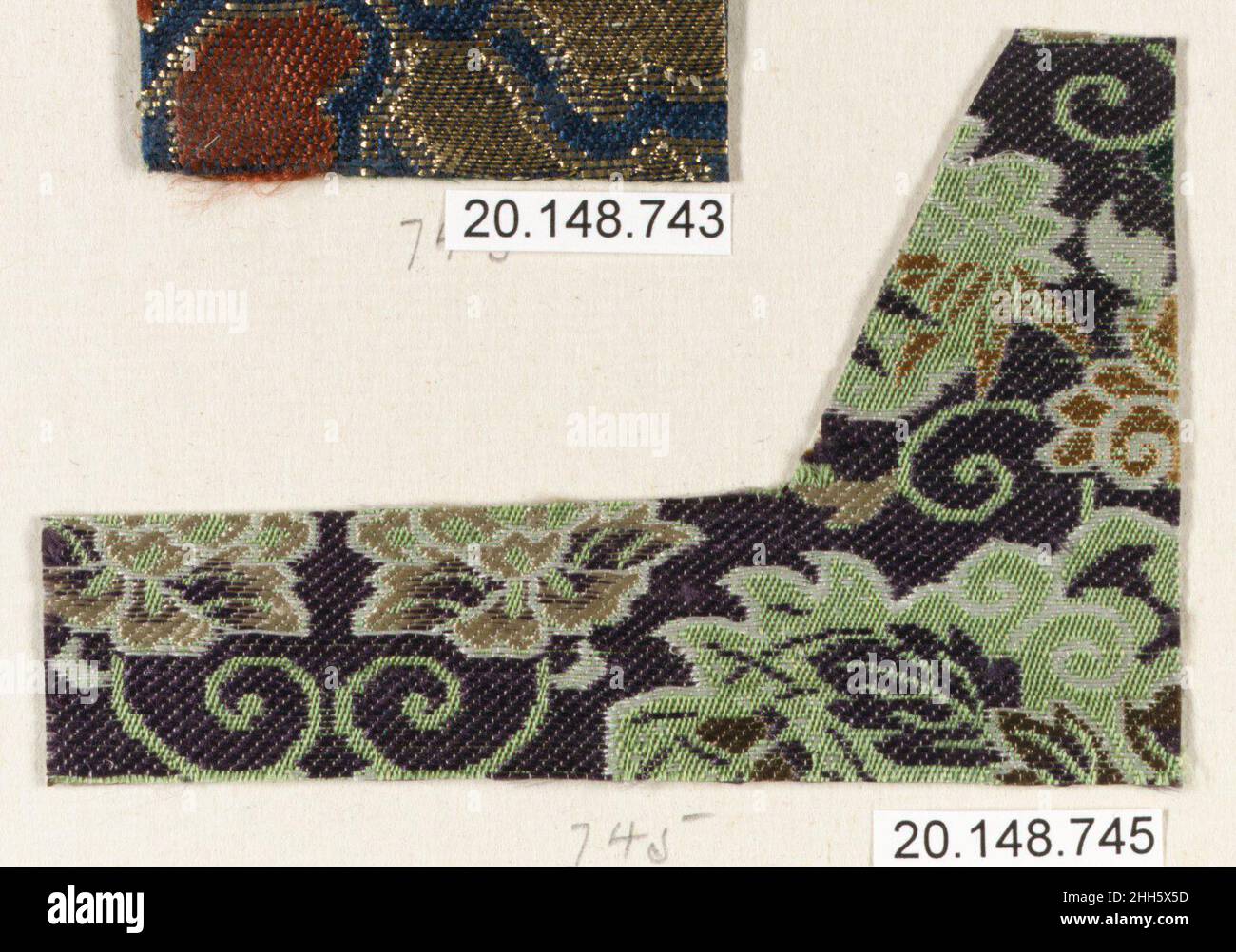 Piece 17th century Japan. Piece. Japan. 17th century. Silk / Compound ...