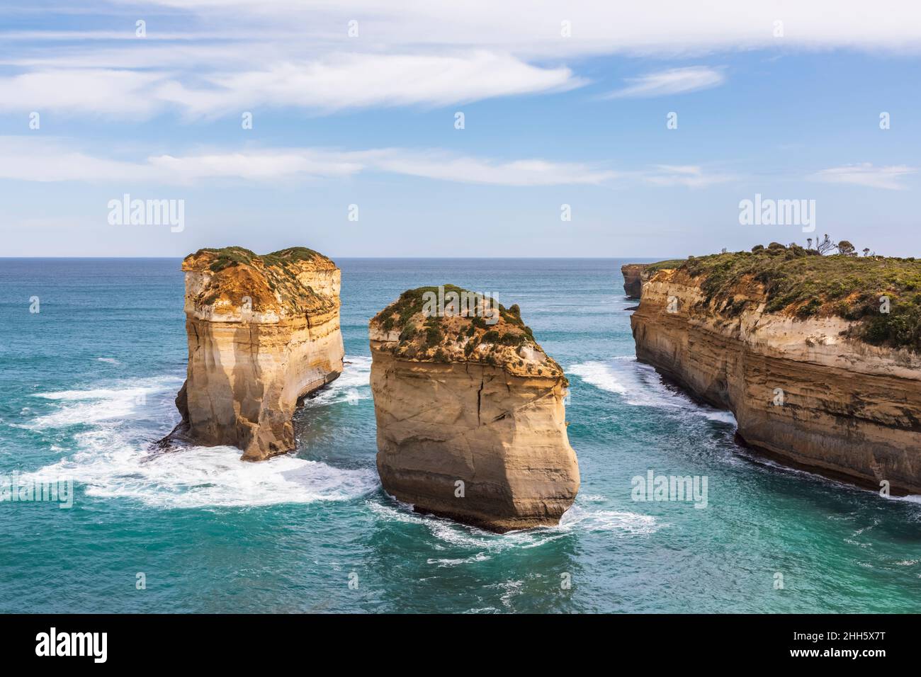 View collapsed island archway port campbell national park hi-res stock ...