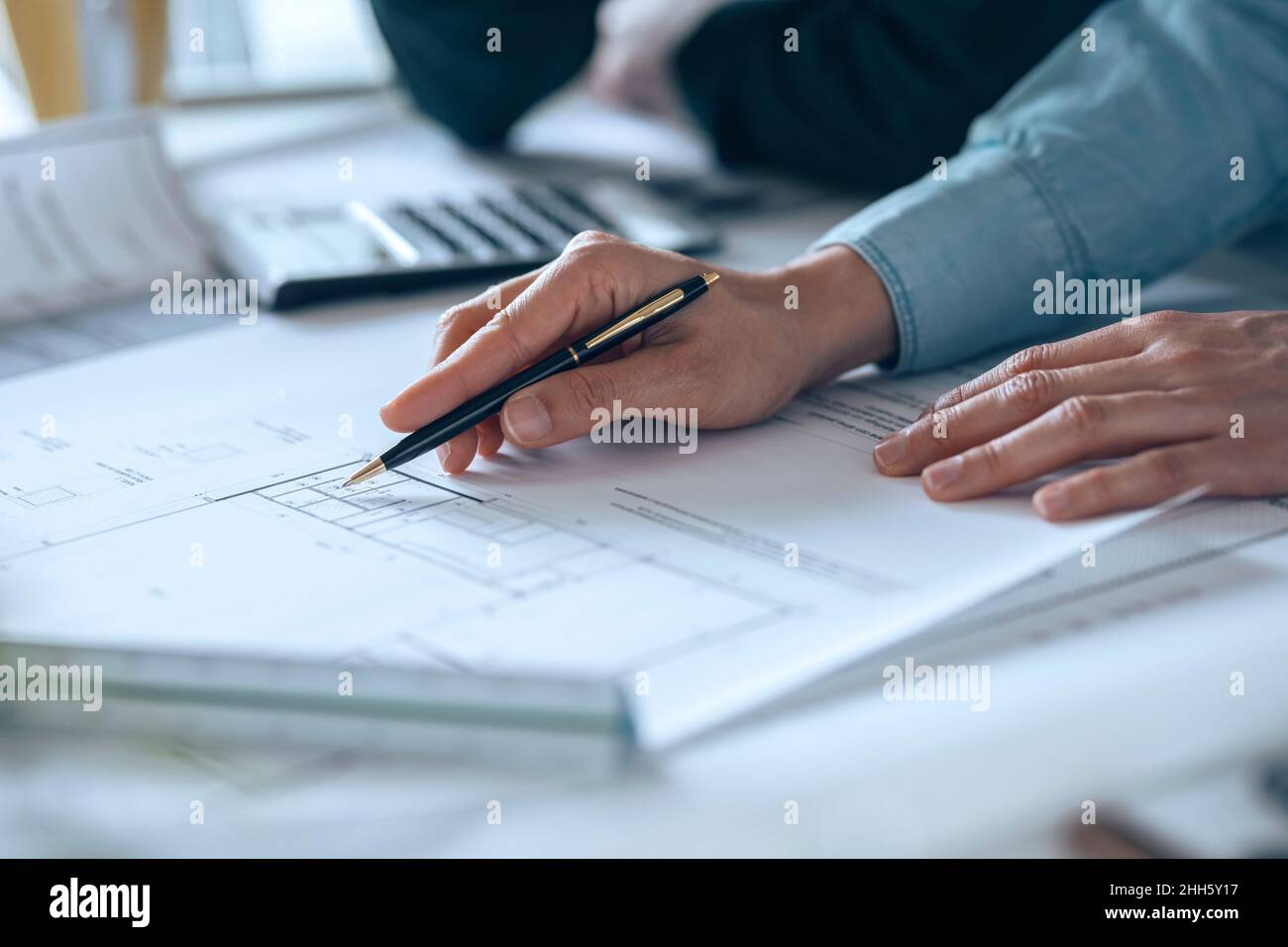 Pen and diagram hi-res stock photography and images - Alamy