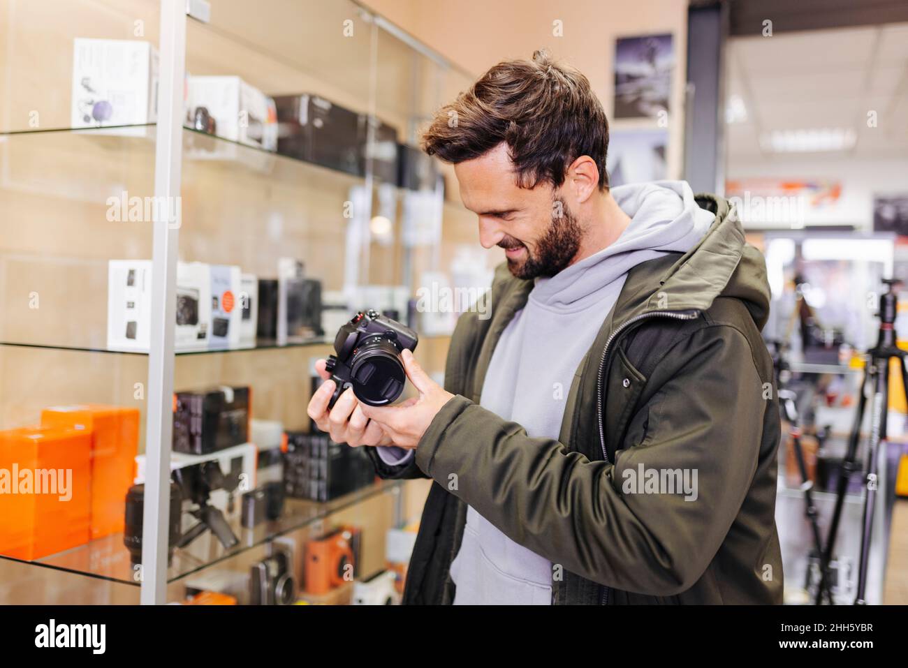 Camera store hi-res stock photography and images - Alamy