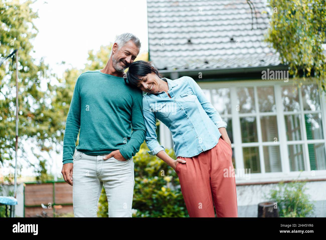 Woman Leaning On Mans Shoulder High Resolution Stock Photography and ...