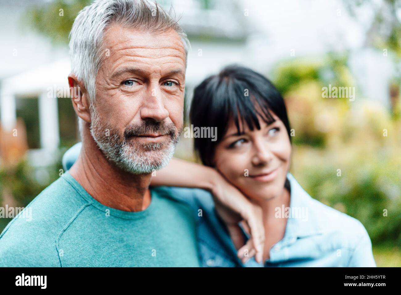 Man hand on woman shoulder hi-res stock photography and images - Alamy