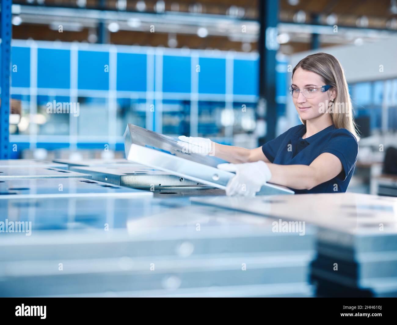 Technician uniform hi-res stock photography and images - Alamy