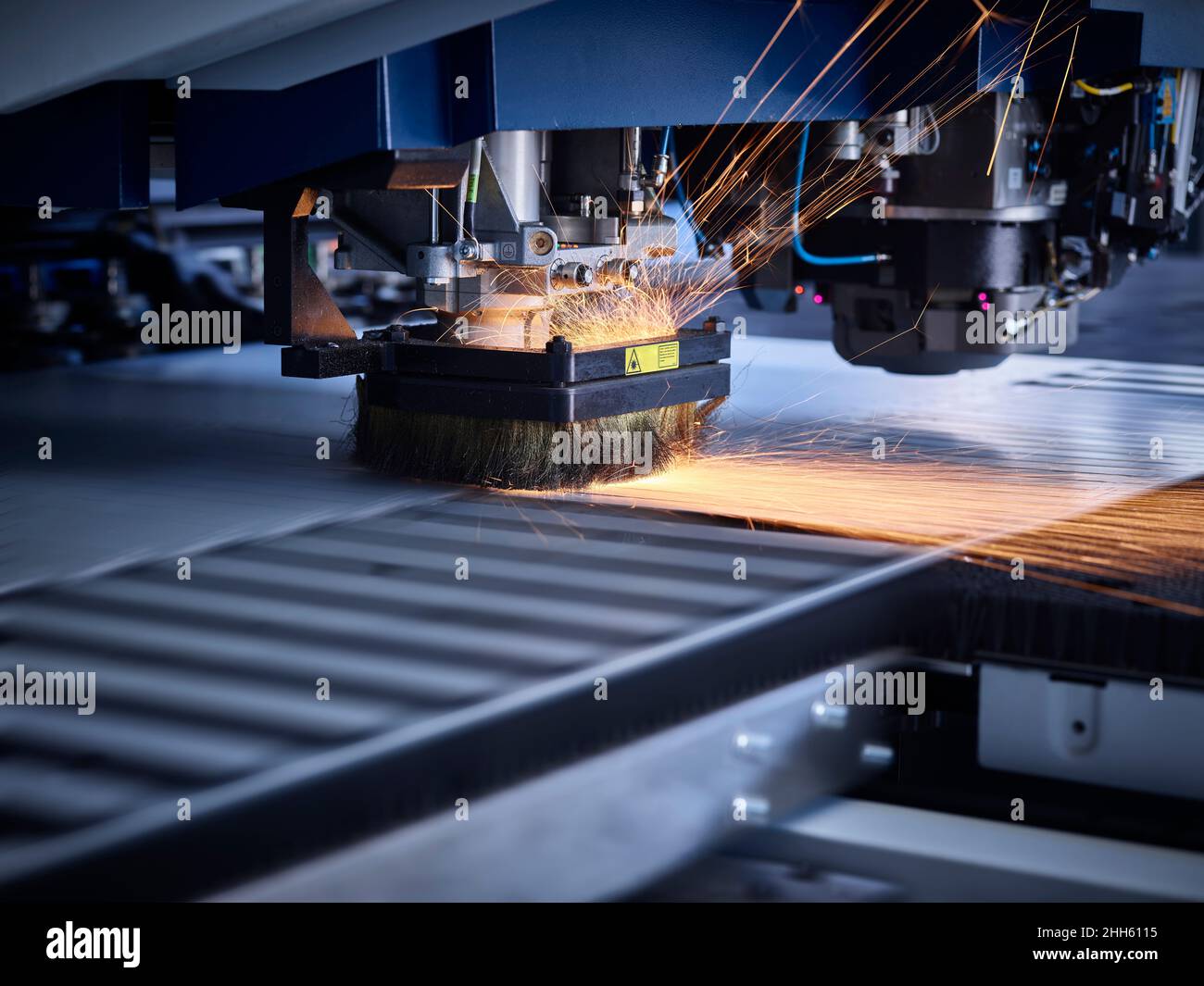 Automated machinery hi-res stock photography and images - Alamy