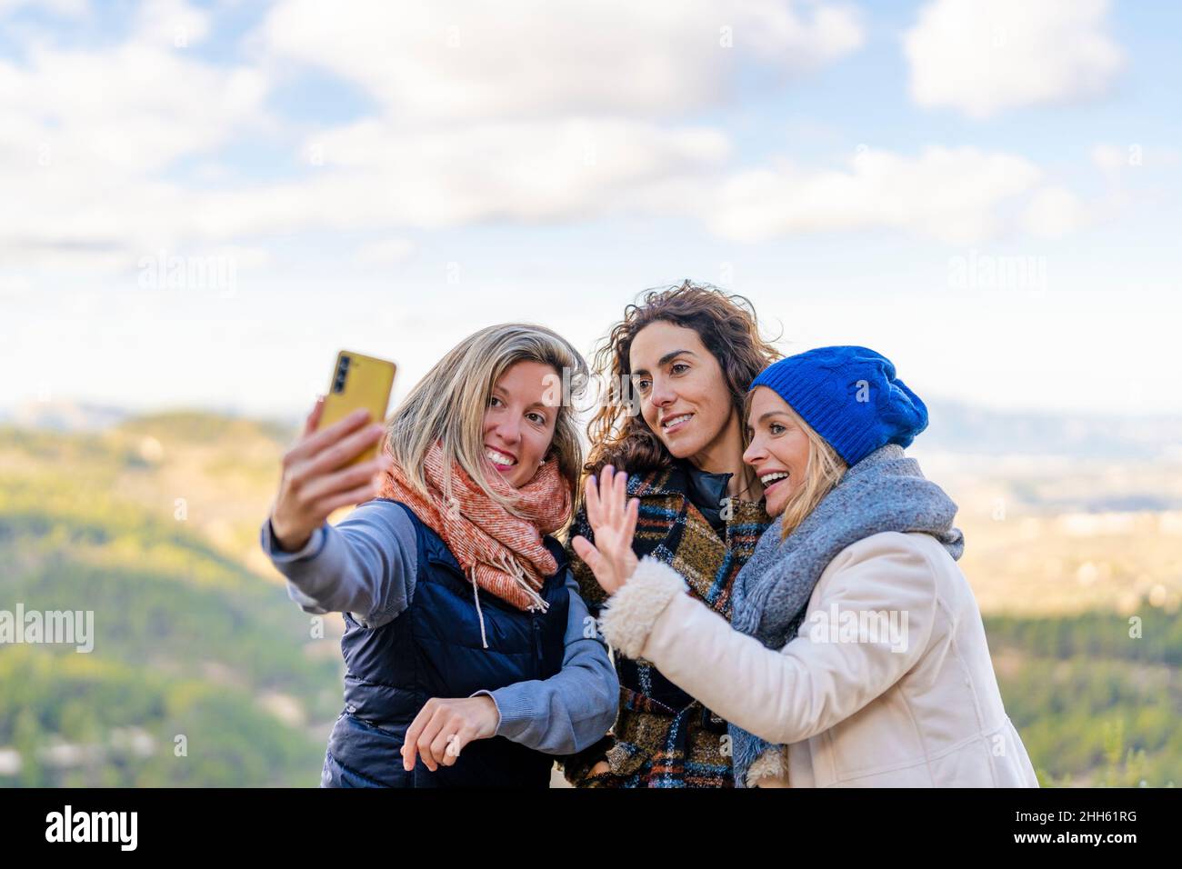 Woman taking selfie friends hi-res stock photography and images - Alamy