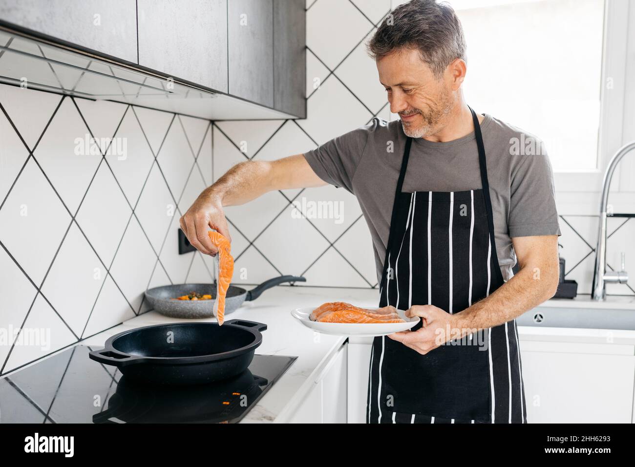 Fish kitchen counter hi-res stock photography and images - Alamy