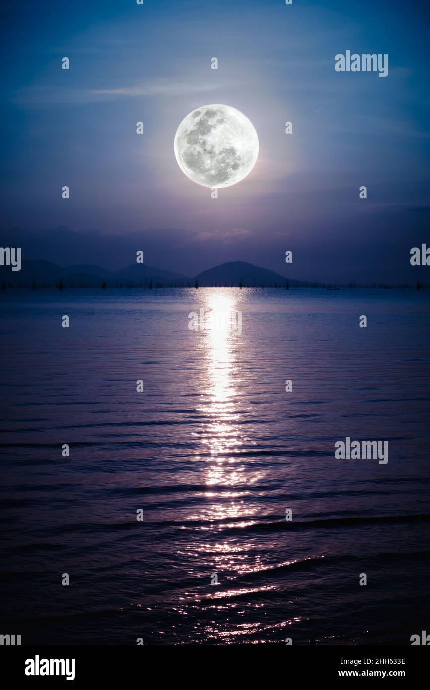 Moon in water hi-res stock photography and images - Alamy